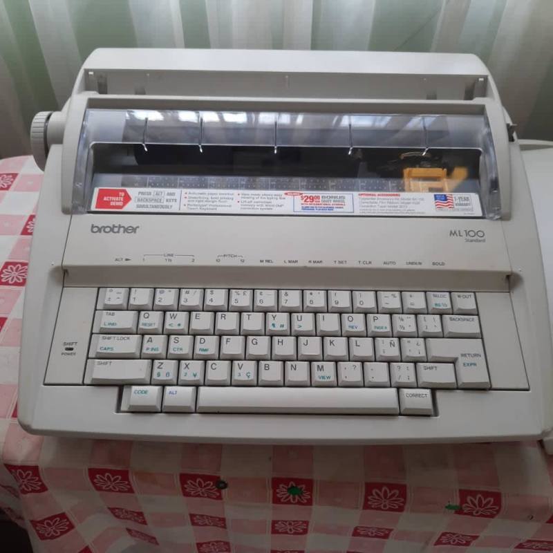 Screens, Monitors and Projectors | Maquina electrónica brother ml 100 ...