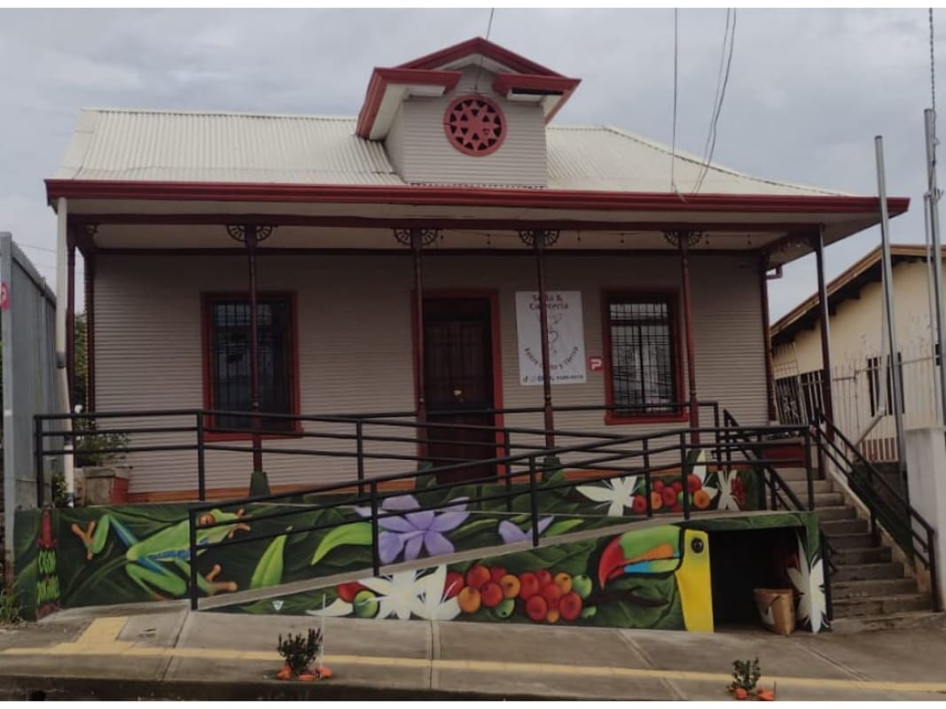 VENTA DE CASA USO MIXTO, HEREDIA, MERCEDES NORTE | 5 Recamaras por ...