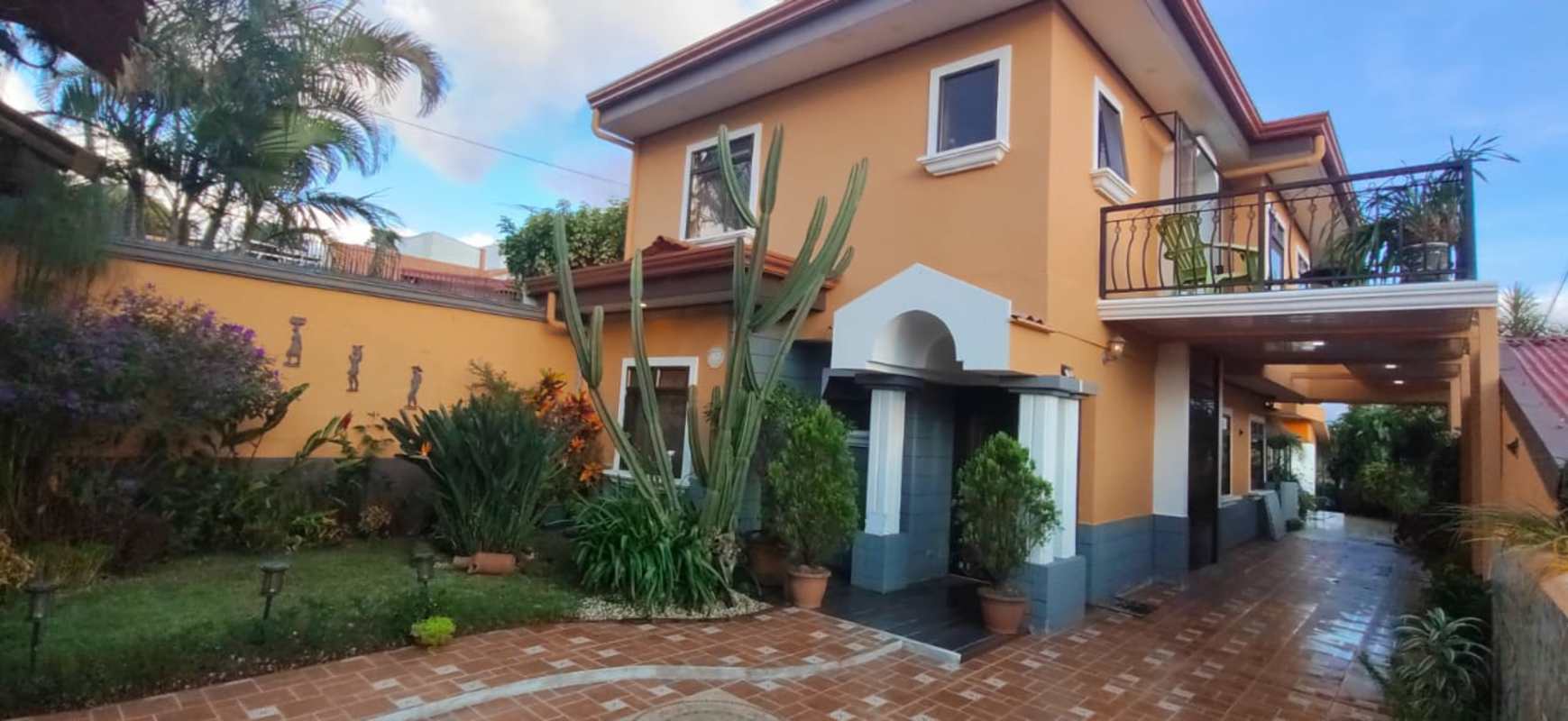 Se vende casa en Concepción de San Rafael de Heredia, con 1 APARTAMENTO ...
