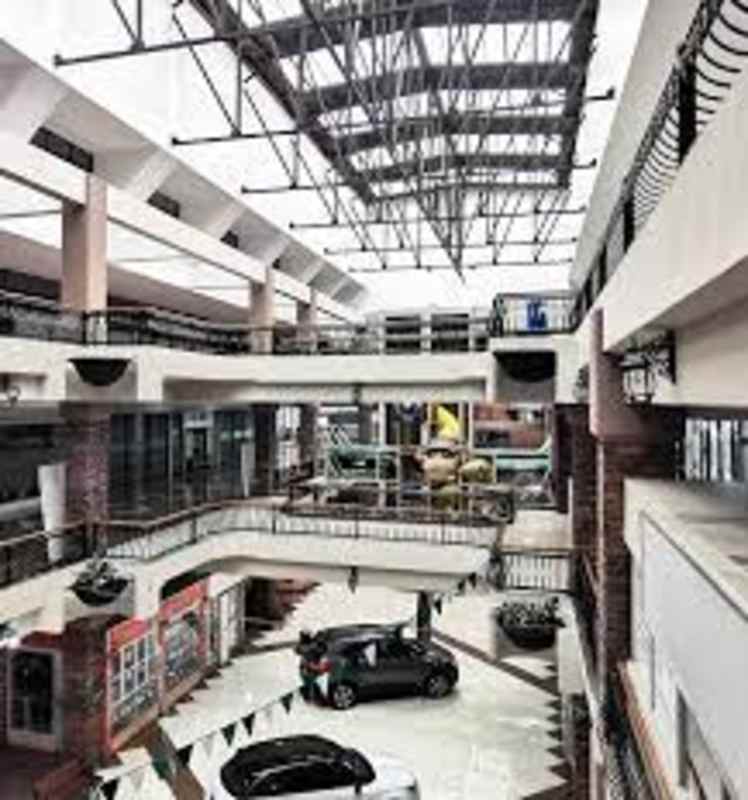 Alquiler de oficina, Plaza San Pedro antiguo Outlet Mall 5566 | 1 Espacios por USD 5460.00 en ...