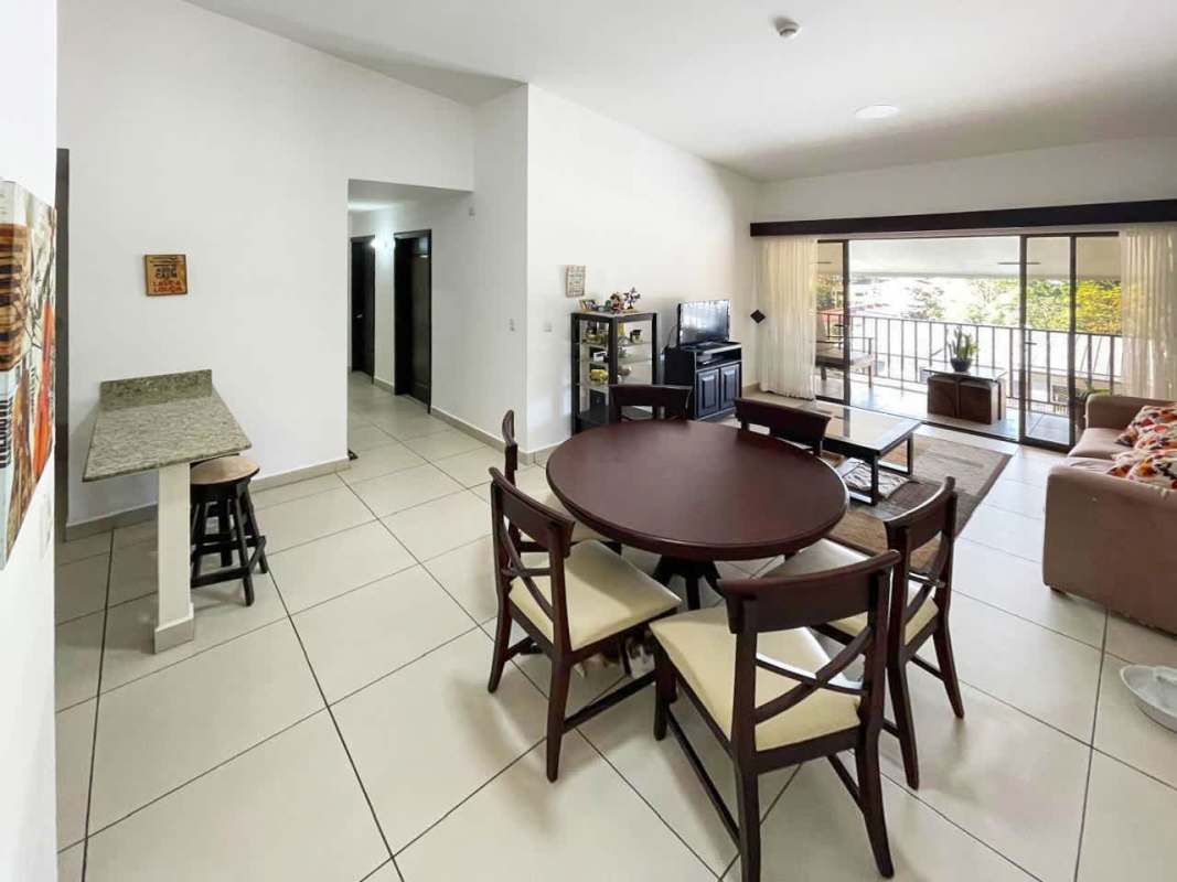 Se vende Apartamento en condominio en Lomas de Ayarco, Curridabat (AD) | 3 Recamaras por 200000. ...