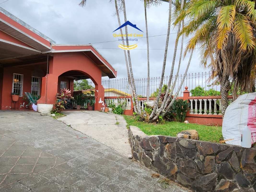 Casa con areas verdes en Desamparados, Higuito. | 5 Recamaras por ...