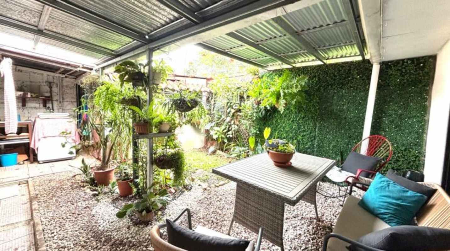 Venta de Casa de 1 Planta con Apartamento Independiente, cerca del Walmart | 4 Recamaras por ...