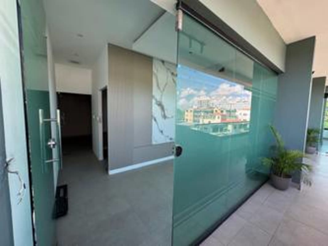 Alquilo local o oficina en el Ensanche Ozama | Espacios por USD 750.00 ...