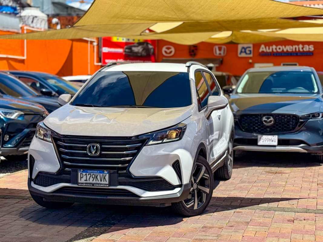 Changan CS15 2024 3000 km Gasoline Automatic in Zona 13 | CHANGAN CS15 DE AGENCIA 2024