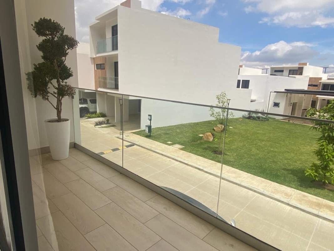 SE VENDE CASA EN EL NOGAL DE SAN ISIDRO ZONA 16 | 3 Recamaras por 2325000.00 en Zona 16
