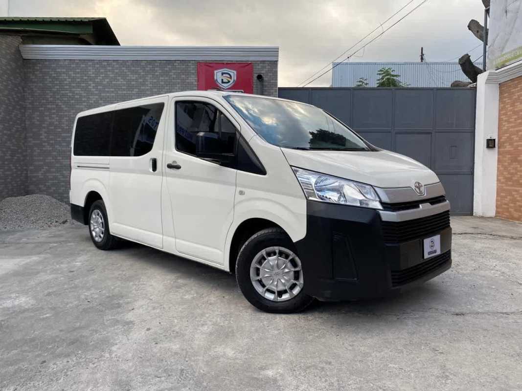 Toyota Hi-Ace 2023 98256 km Diesel Manual en Zona 9 | Toyota HIACE ...