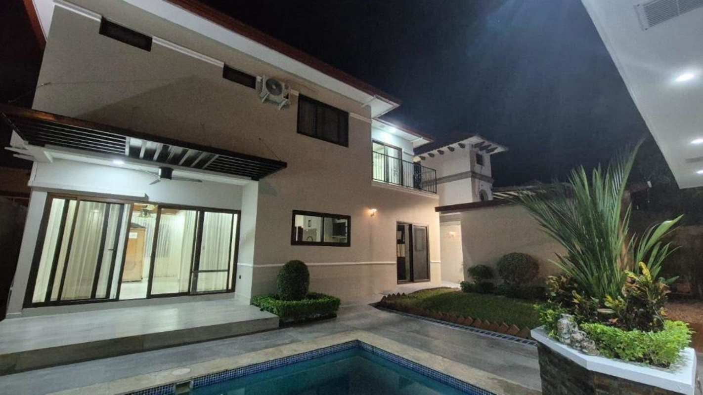 Se Vende Casa en Residencial Casa Maya, San Pedro Sula | 4 Recamaras por 470000.00 en San Pedro Sula