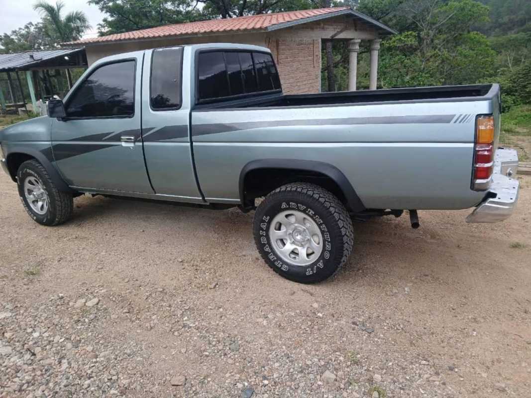 Nissan Hardbody 1993 250500 km Gasolina Manual en Distrito Central ...
