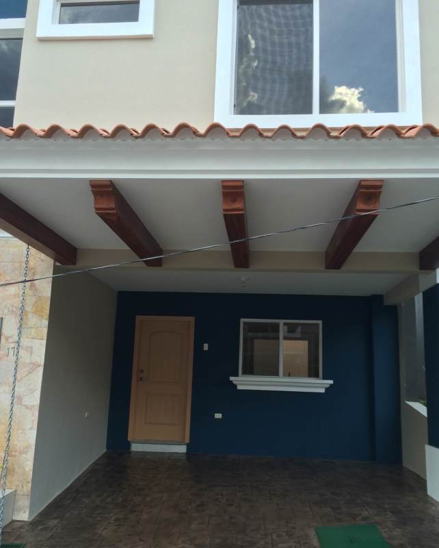 Alquiler de Casas en Honduras | Alquilo moderna casa en El Sauce 3 Recamaras por USD 1100.00