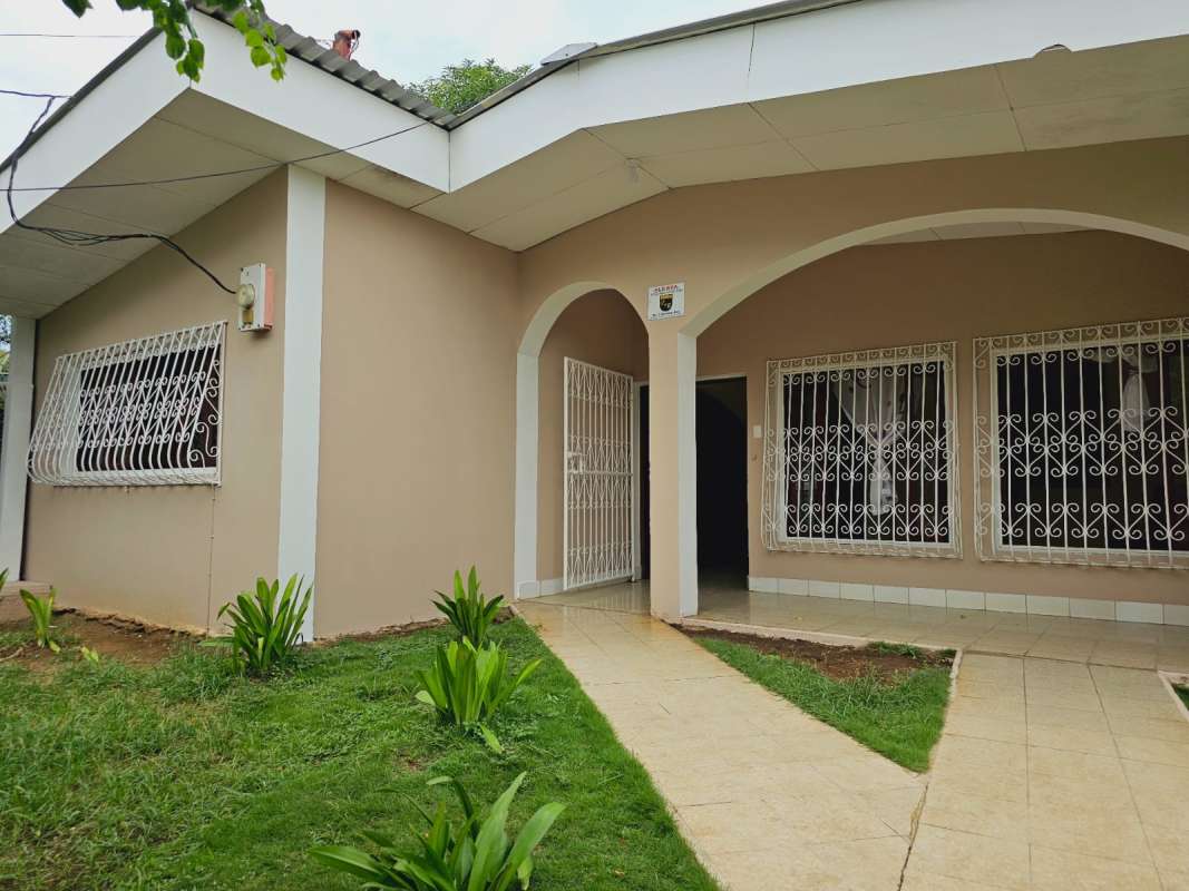 Houses in Las Brisas | For Sale | Sale of Beautiful House with large ...