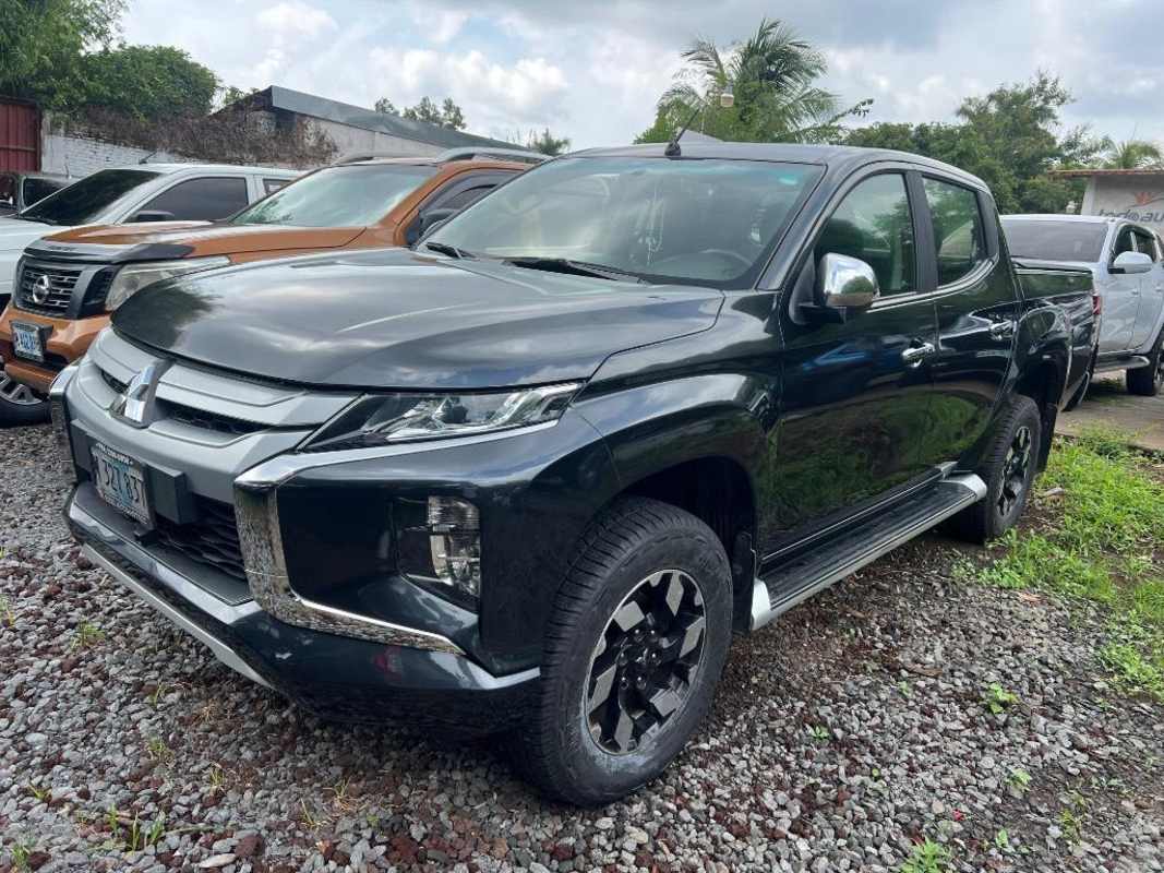 Mitsubishi L 200 2021 75000 km Diesel Automática en Los Robles | MITSUBISHI L200 SPORTERO AÑO 2021