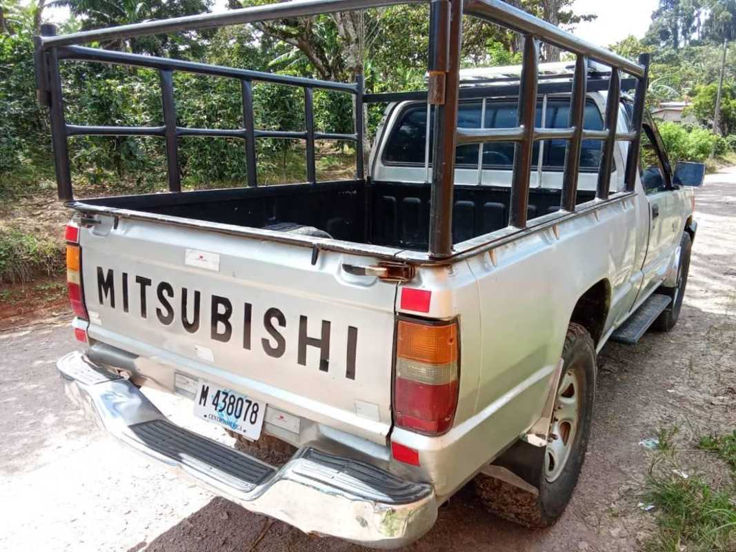 Mitsubishi L 200 1997 260000 km Diesel Manual en Jinotega | Venta de camioneta
