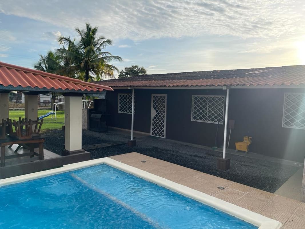 Alquiler de Casas de Playa en Playa Gorgona | Se Alquila casa en las Palmas de Gorgona Amoblado ...