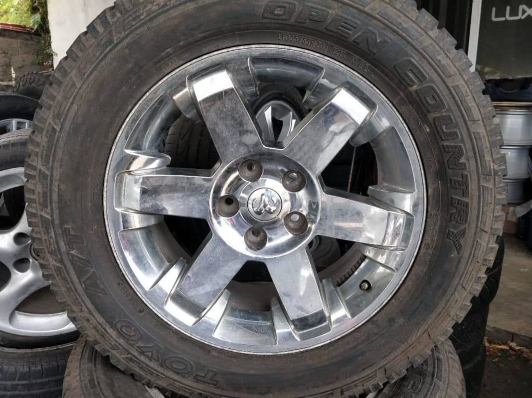 Rines con Llanta Dodge Ram 305/55R20 - Panamá