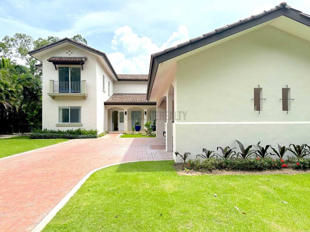Houses in Río Hato | For Sale | Luxury house for sale in The Buenaventura Golf & Beach Resort ...