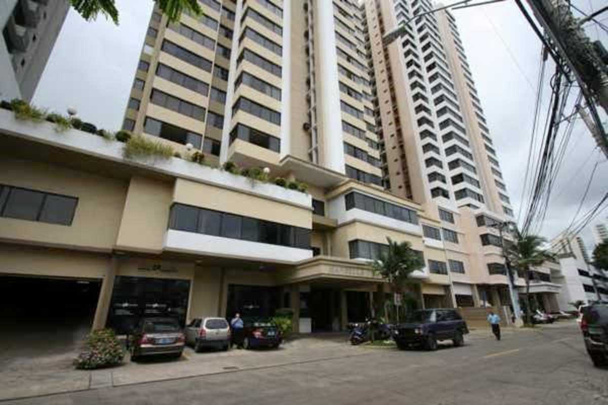 Banco Vende Apartamento Marbella Tower , Marbella | 3 Recamaras por 302000.00 en Marbella