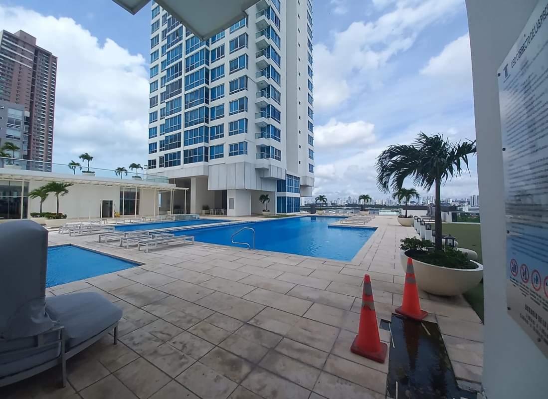 Banco Vende Ph Top Tower Costa del Este | 2 Recamaras por 299250.00 en ...