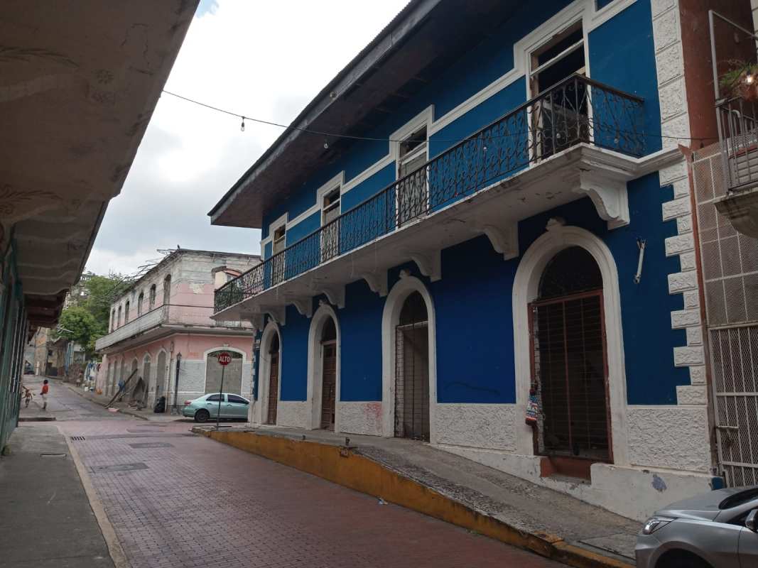 VENTA DE EDIFICIO EN CASCO ANTIGUO | 4 Recamaras por 600000.00 en Casco Viejo, San Felipe