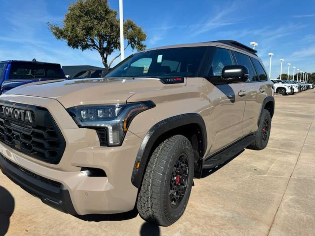 Toyota Sequoia 2025 10 km Híbrido Automatic in Vía Porras | Toyota ...