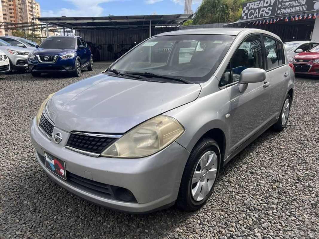 Nissan Tiida 2009 190000 km Gasolina Automática en Villa de las Fuentes ...