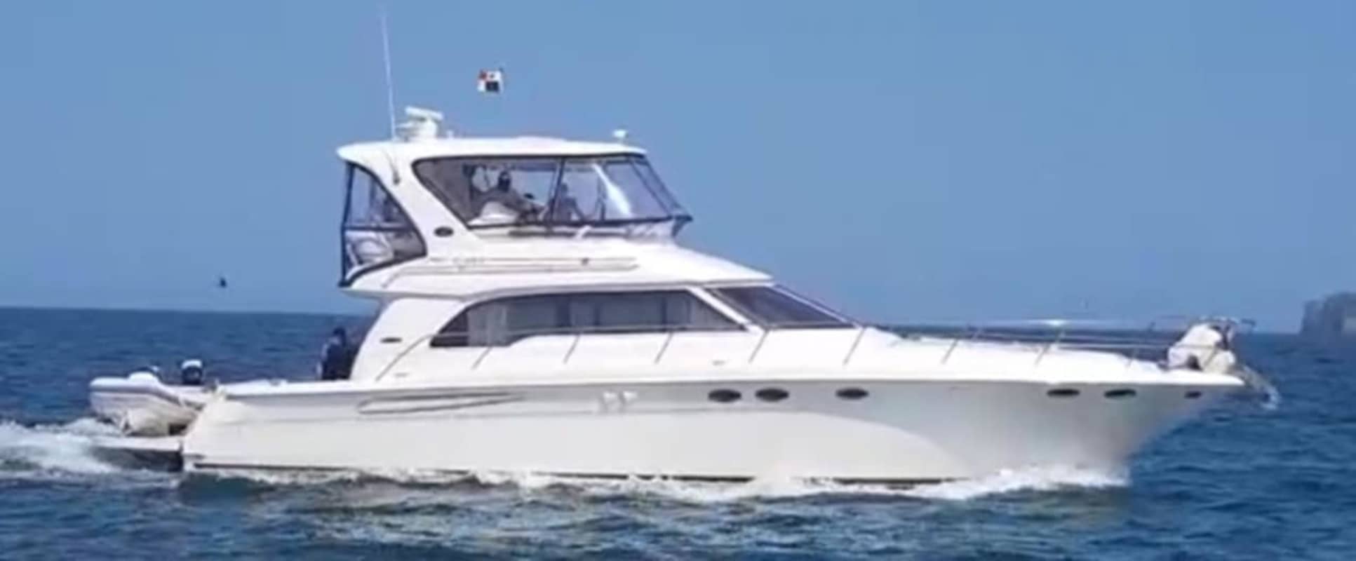 GANGA!!!! SEA RAY 480 SEDAN BRIDGE CON DINGUI BOSTON WHALER - Panamá