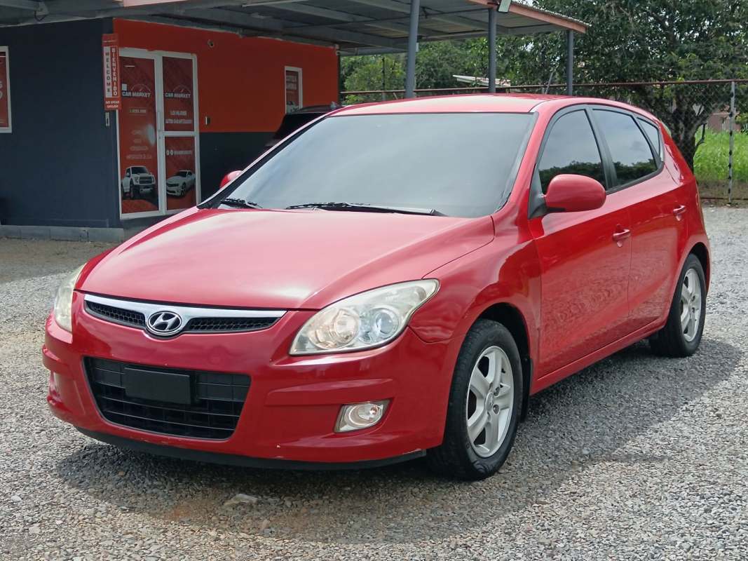 Hyundai i30 2010 183000 km Gasoline Automatic in David | Hyundai i-30 2010