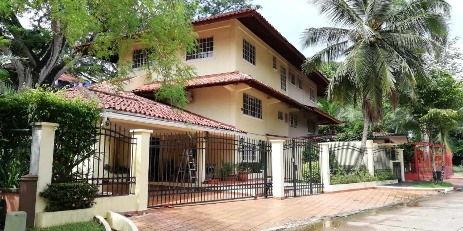 Alquiler de Casas en Clayton | Melissa Foster Luxury Vende o Alquila Casa Duplex de 4R en ...