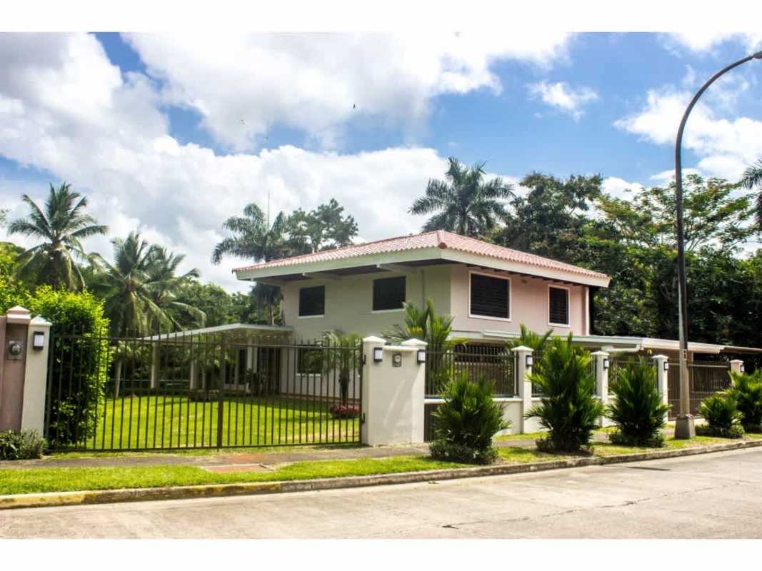 Alquiler de Casas en Cardenas | ALQUILO CASA DE DOS NIVELES -CARDENAS 5 Recamaras por USD 3800.00