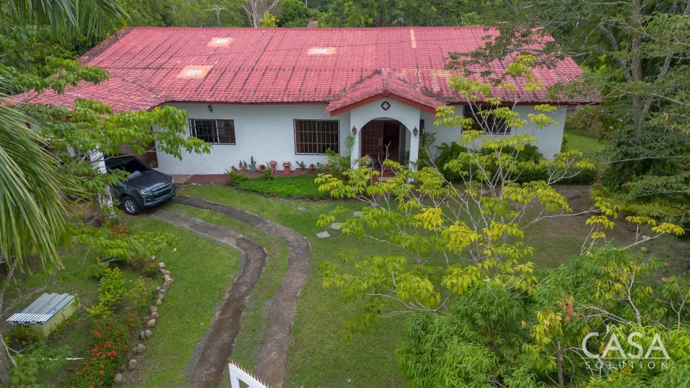 Casa Con Terreno Plano, Pozo Y Árboles Frutales En El Espino, San ...