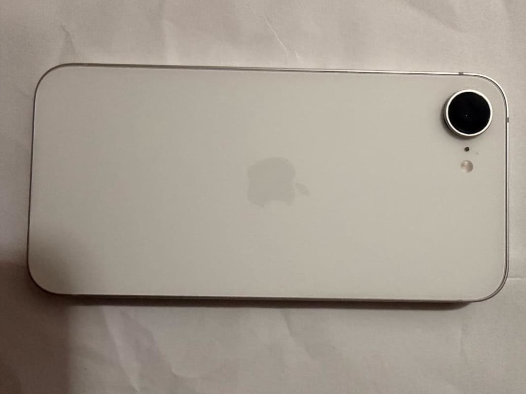 Mobile Phones | IPHONE 16e IMPECABLE Y NEGOCIABLE - Panama