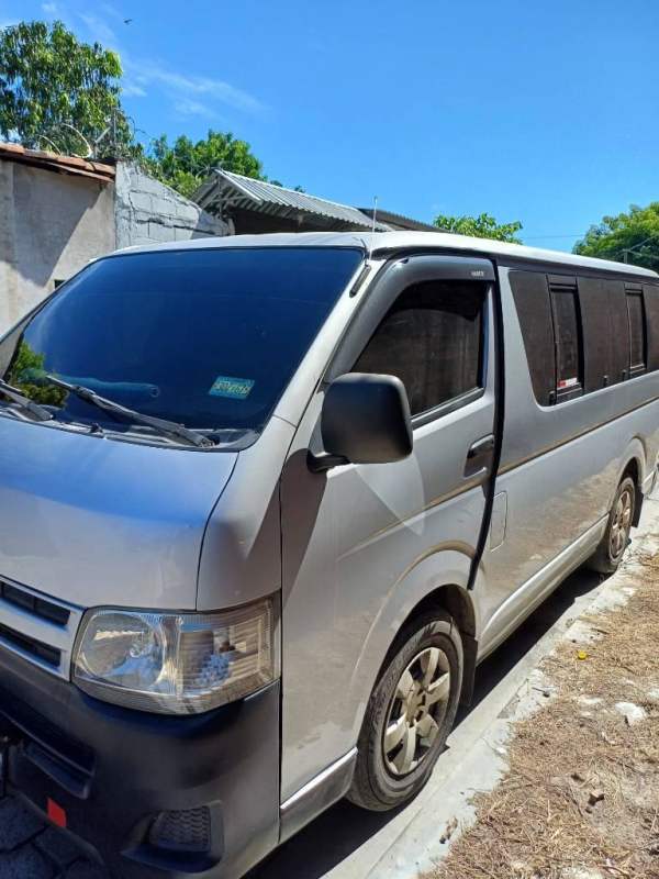 Toyota Hi-Ace 2013 282000 km Diesel Manual in San Miguel | Vendo Microbus