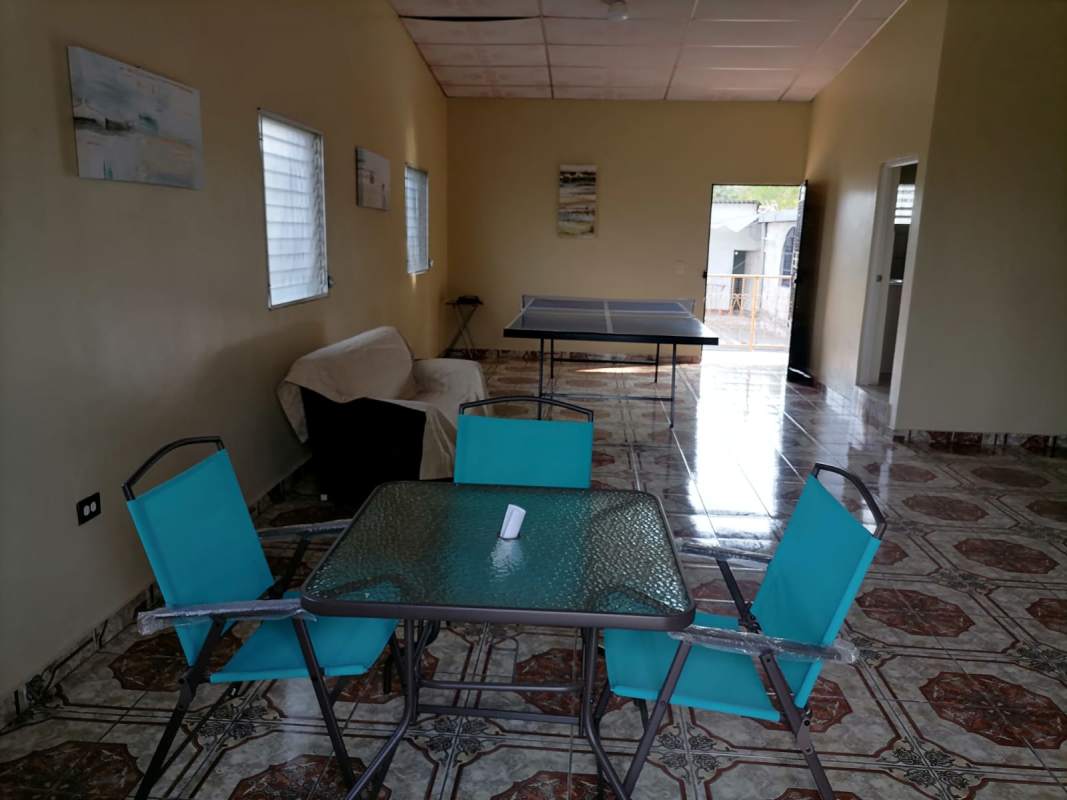 VENTA CASA COLONIA EL MORA SANTA ANA | 4 Recamaras por 285000.00 en Santa Ana