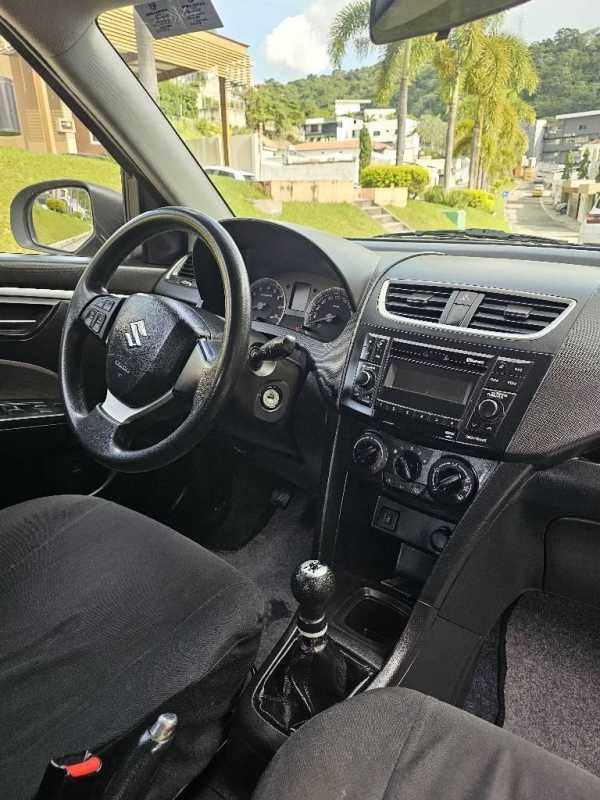 Suzuki Swift 2017 100000 km Gasolina Manual en Santa Tecla | SUZUKI SWIFT DE AGENCIA, 4 PUERTAS